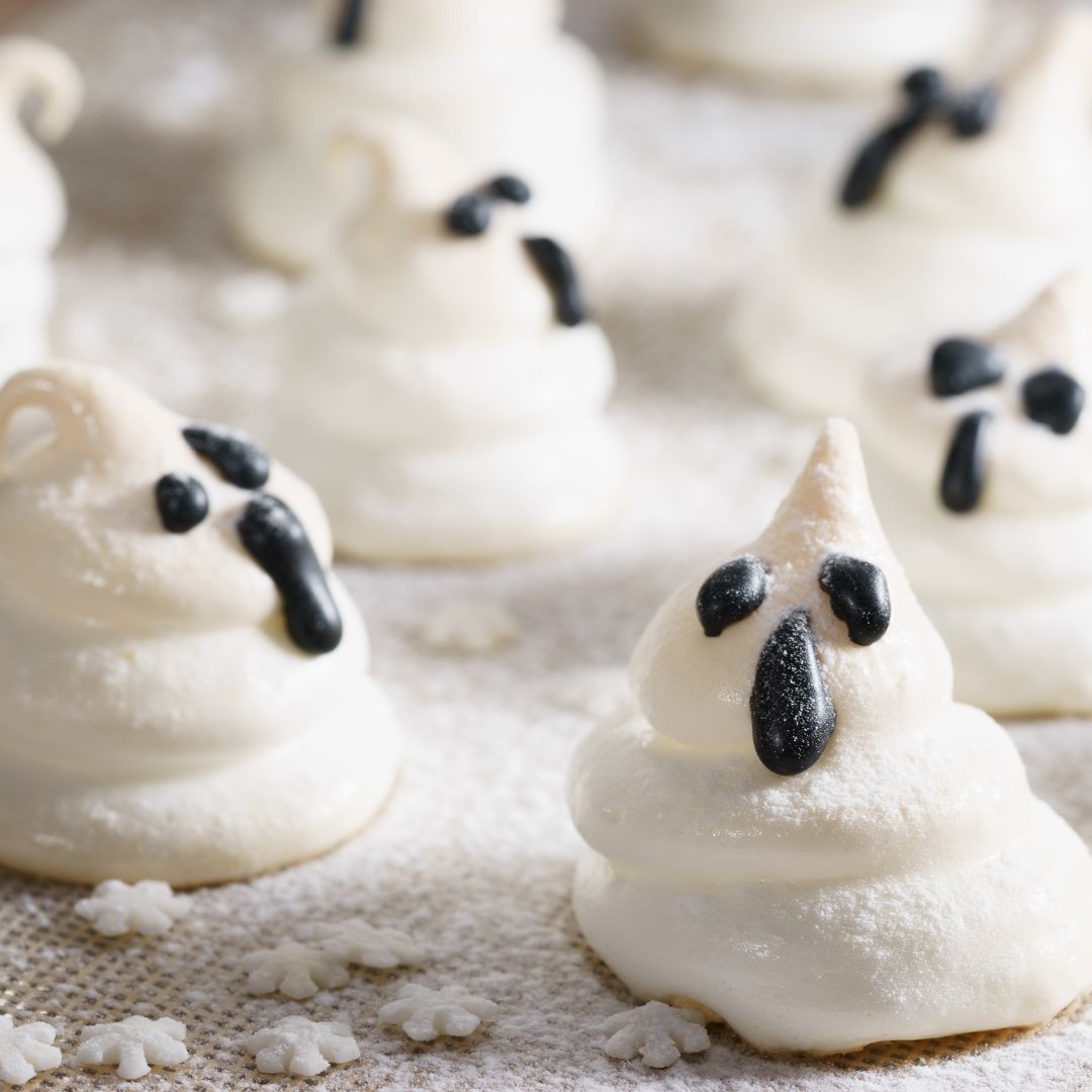 Ghost Meringue Cookies - Totally the Dream