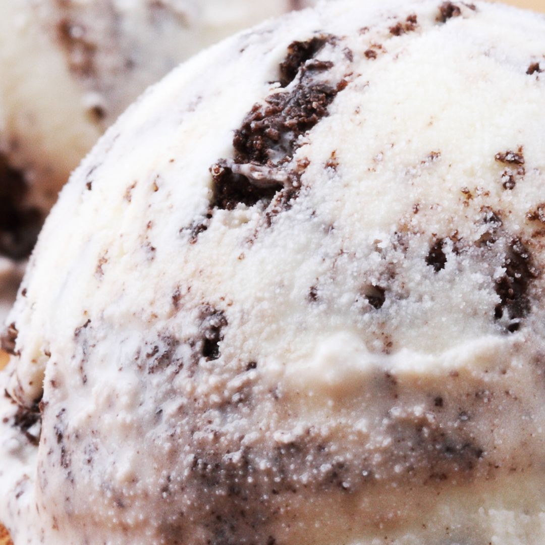 Homemade Cookies and Cream Ice Cream - Totally the Dream