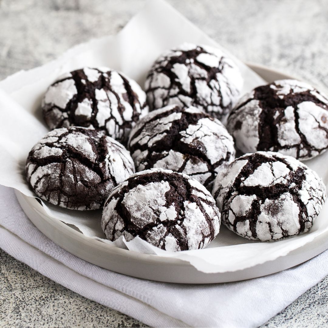 Chocolate Crinkle Cookies (Classic Recipe) - Totally the Dream