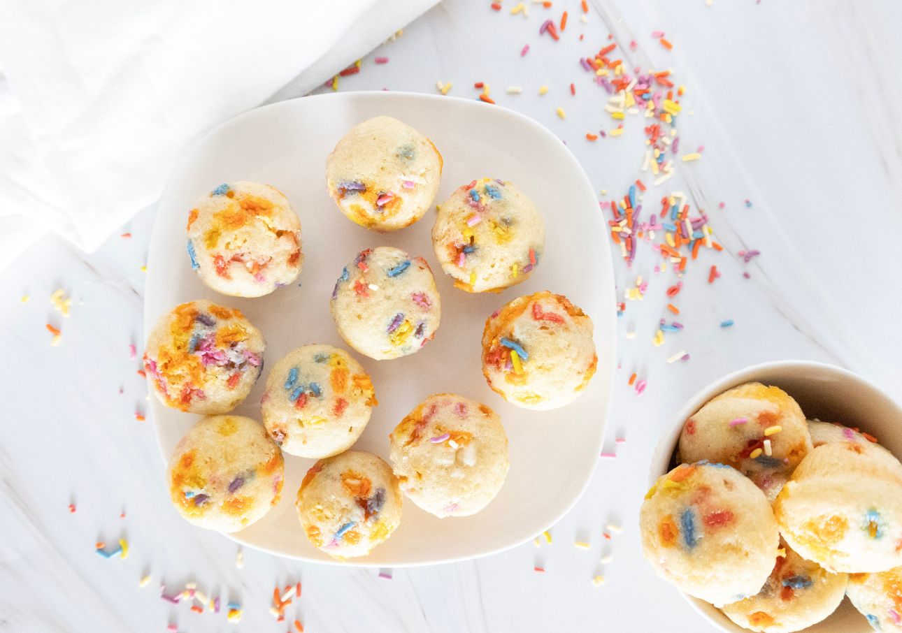 Mini Birthday Cake Muffins With Sprinkles (Ready in 20 Minutes ...