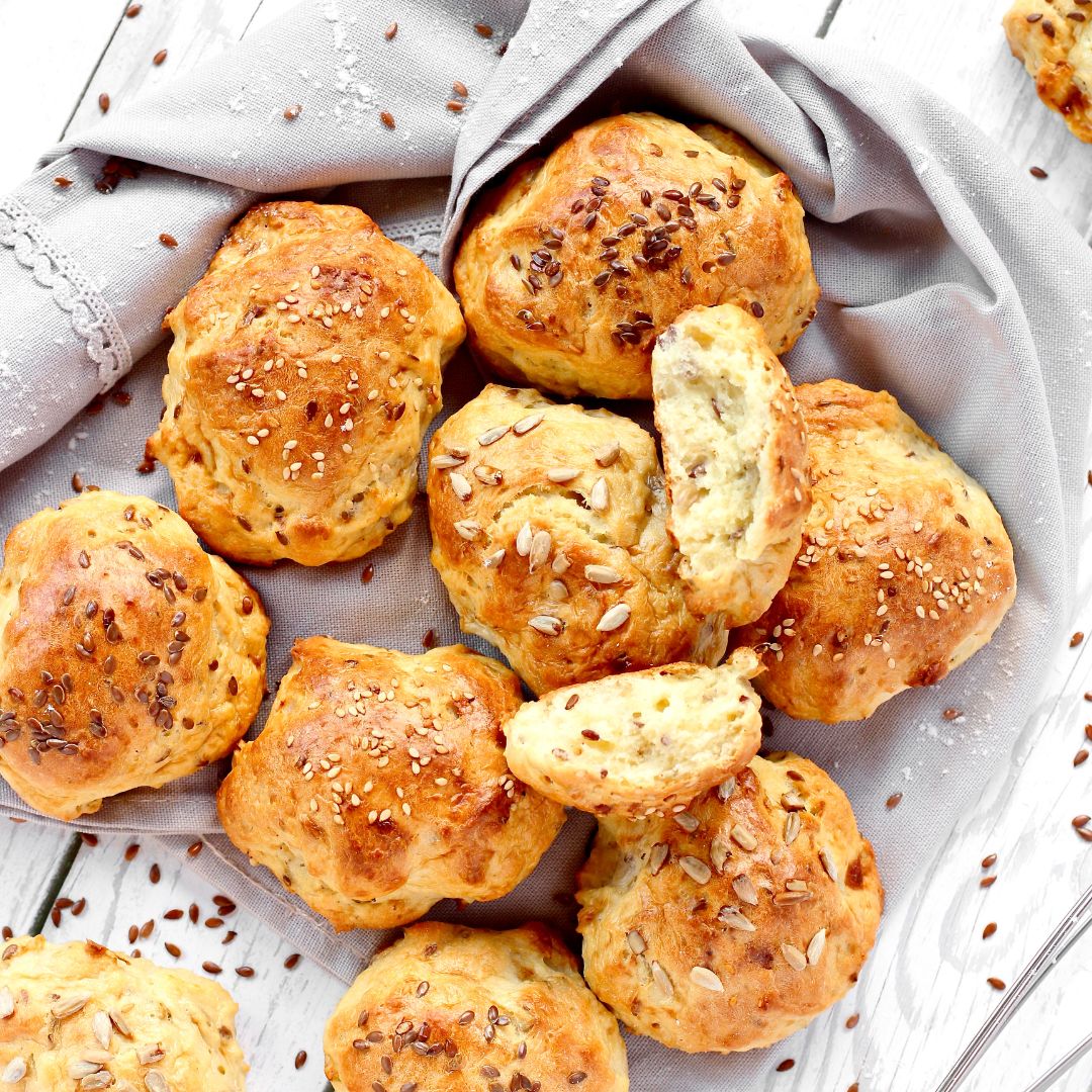 Rustic No Yeast Bread Mini Rolls (Ready in 30 Minutes) - Totally the Dream